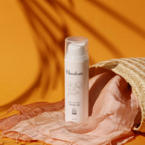 Charlesia Extra Sun Shield Cream Gel SPF50 PA+++ (ครีมกันแดด ชาร์ลีเซีย ...